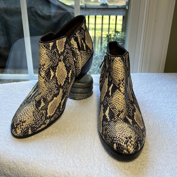 Sam Edelman | Shoes | Nwot Sam Edelman Leather Snake Skin Design Boots ...